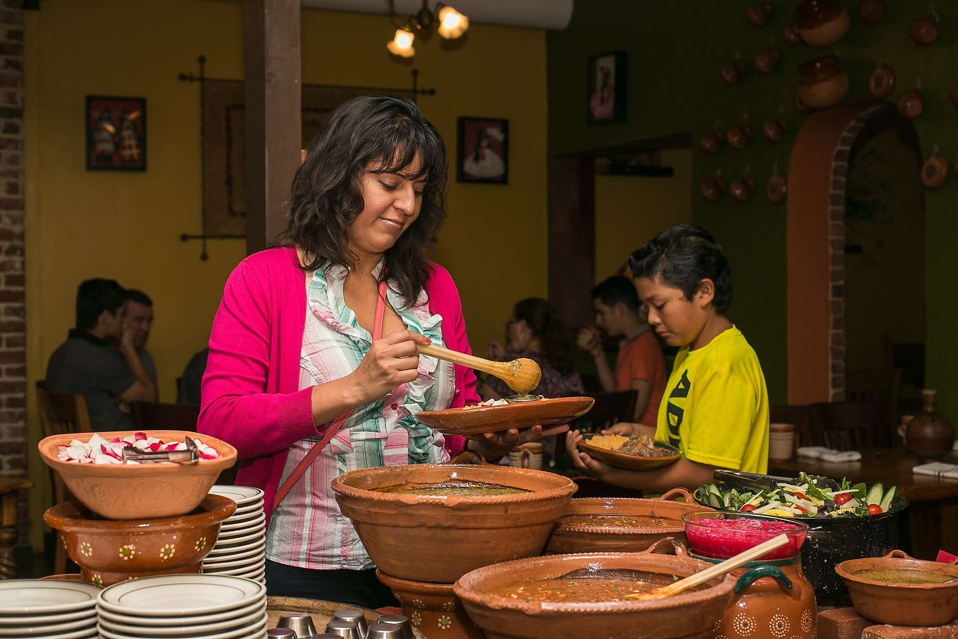 Chef gets creative (mango mole, anyone?) at Los Moles