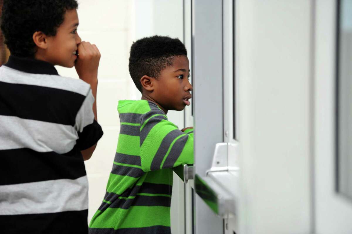 Bernie Williams and guitar wows Bridgeport students