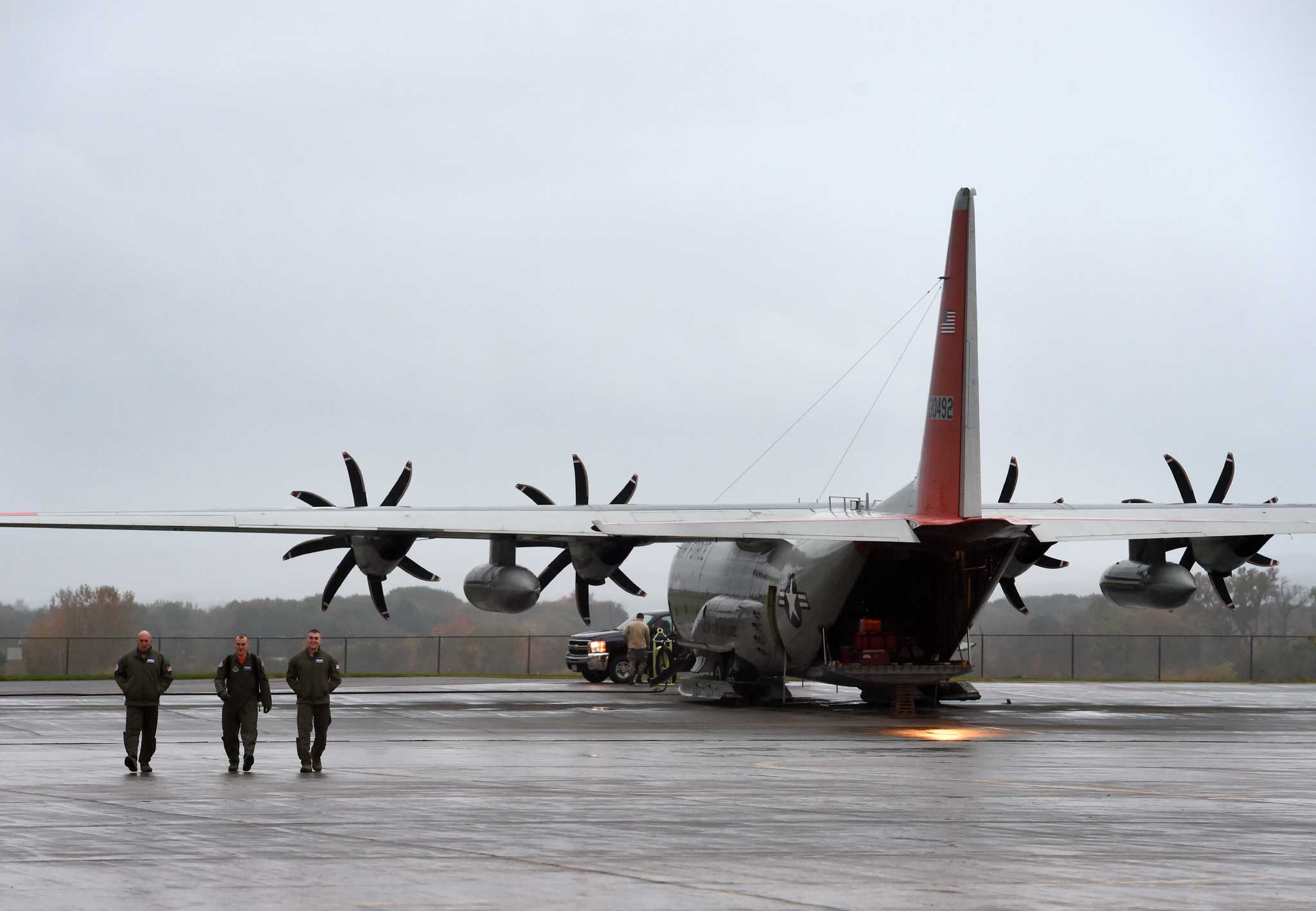 Ski-equipped plane heads from Scotia to Antarctica