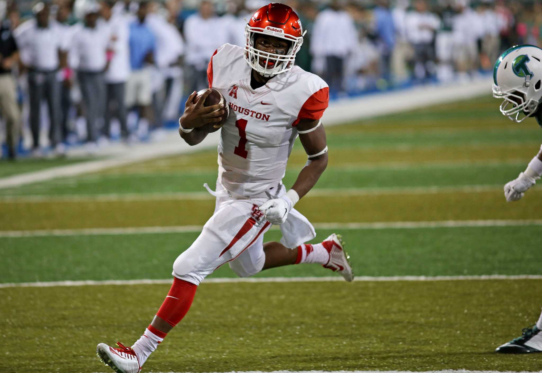 Cougars QB Ward thrives since loss to UCF