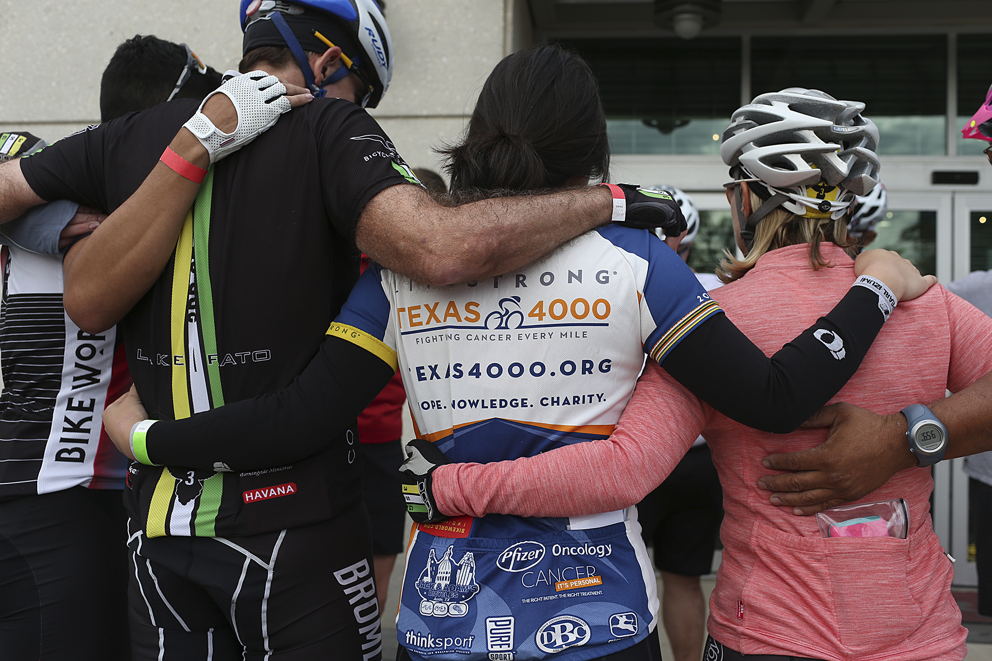 Texas 4000 alumni roll through S.A. to raise awareness