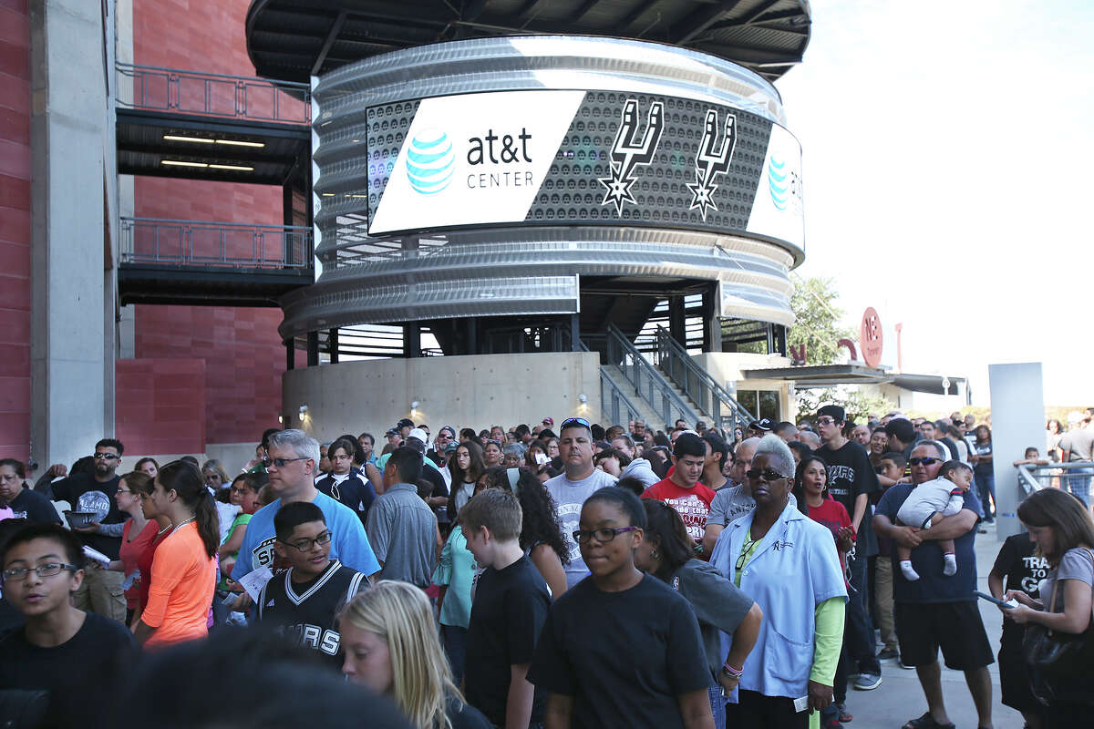 AT&T Center receives positive reviews from fans, officials