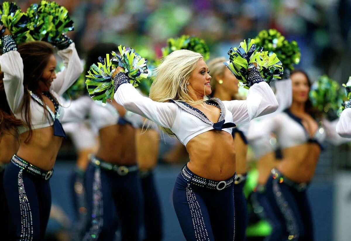 2015 NFL cheerleaders: Week 6