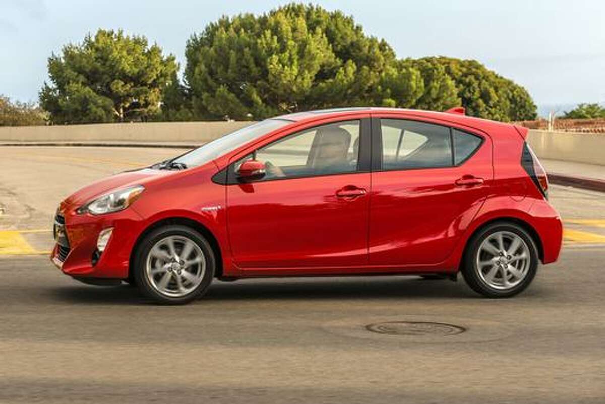 Toyota unveils upgraded 2016 Prius c