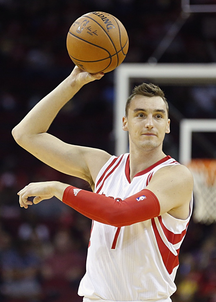 Rockets' Sam Dekker headed to D-League for recovery