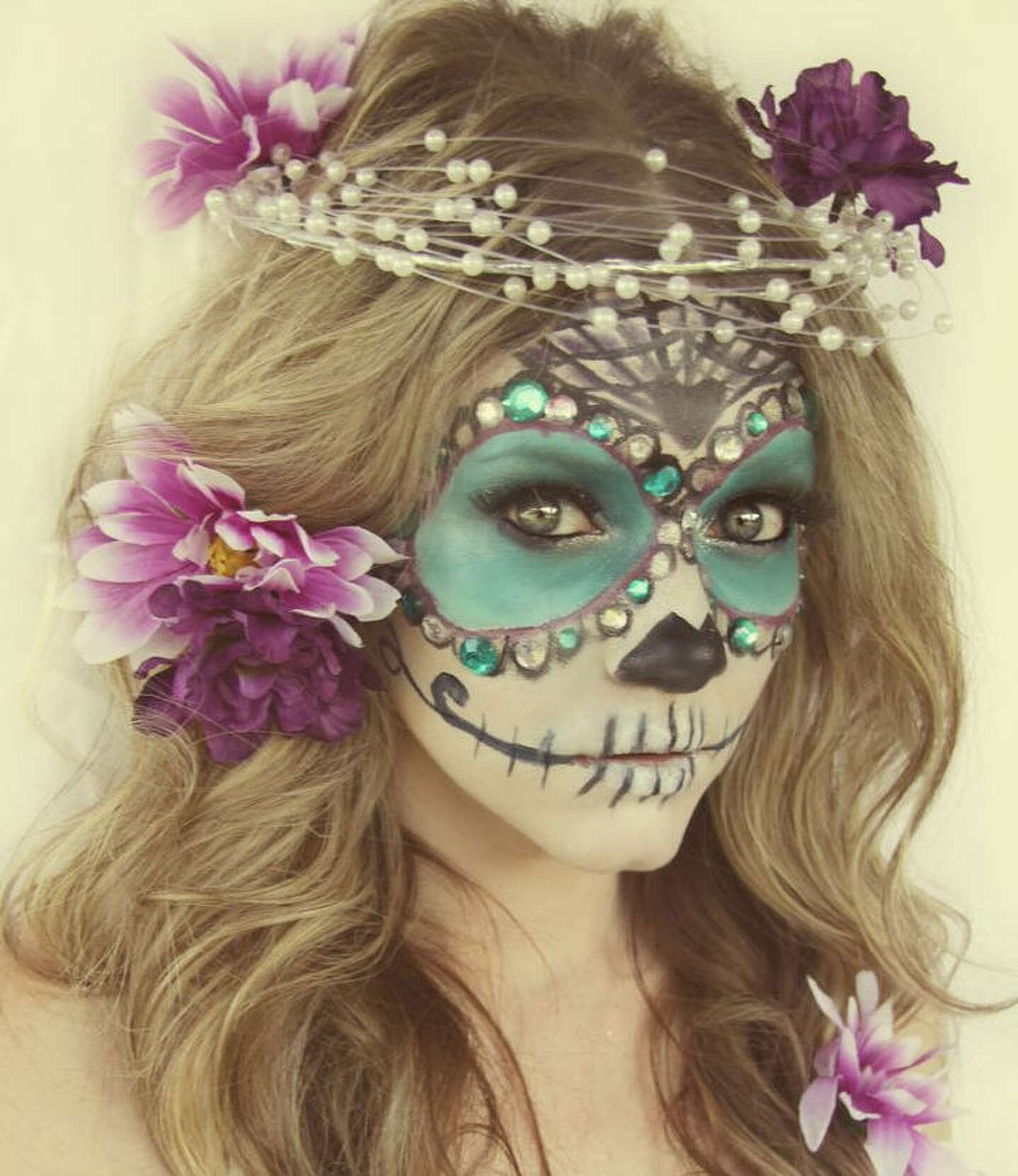 Here's all the inspiration you need for your Dia de los Muertos skull ...
