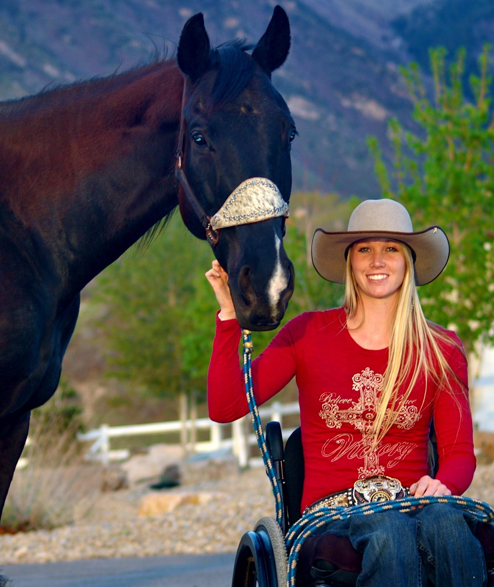 Paralyzed barrel racer to speak