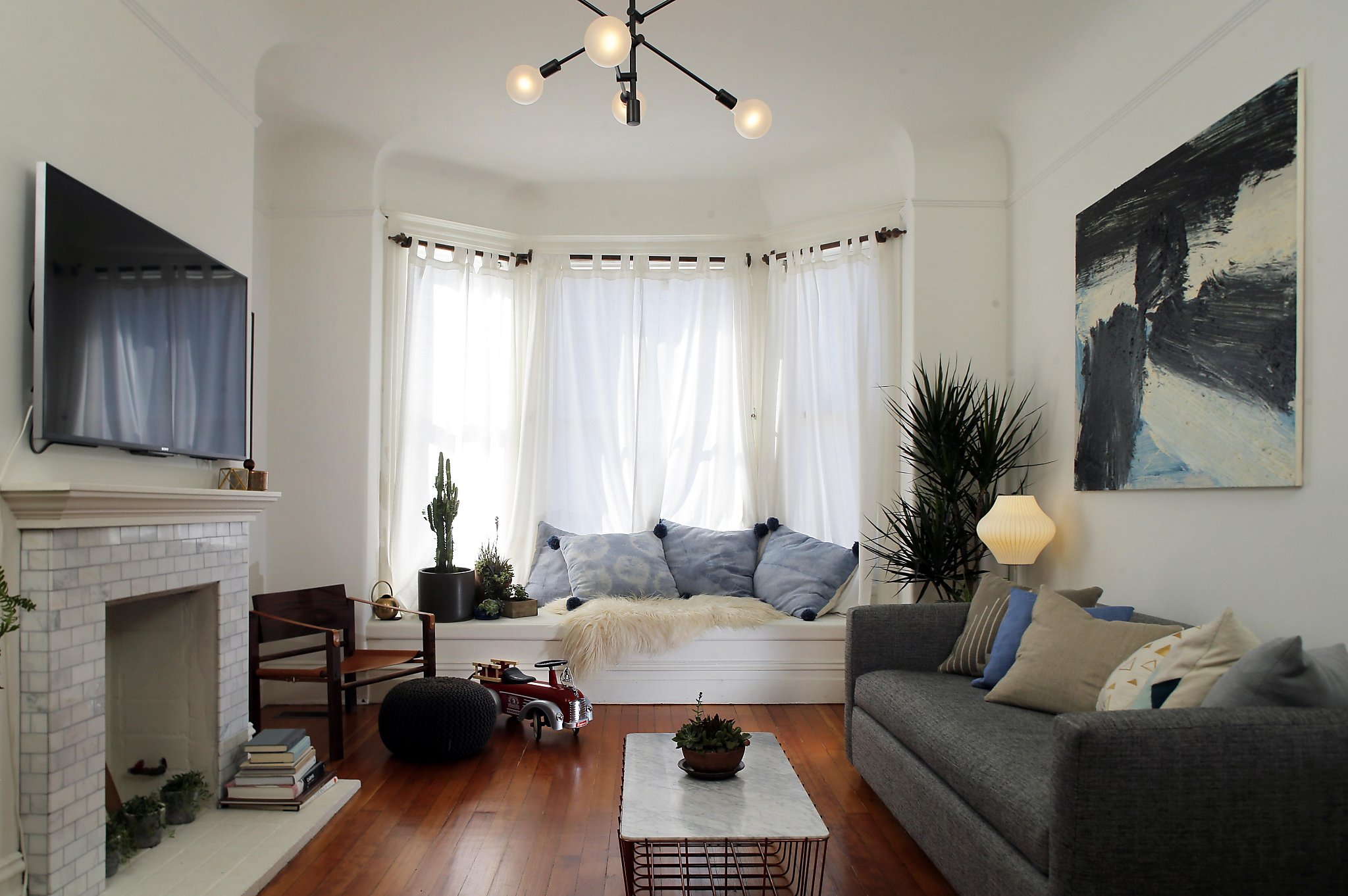 Classy clutter-free living? It’s easy, says Mrs. Peasy founder