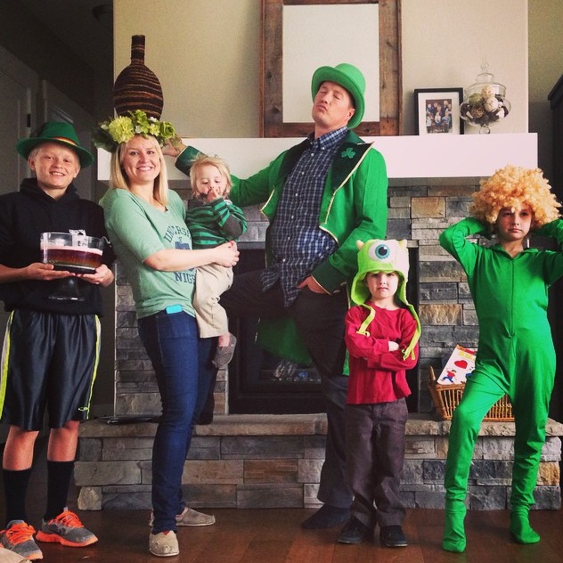 Dad embarrasses kids' tardiness with epic notes