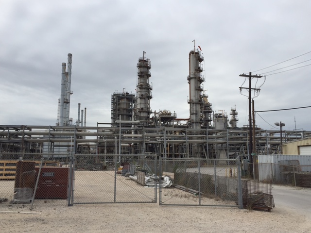 Lake Charles refineries mostly staying open
