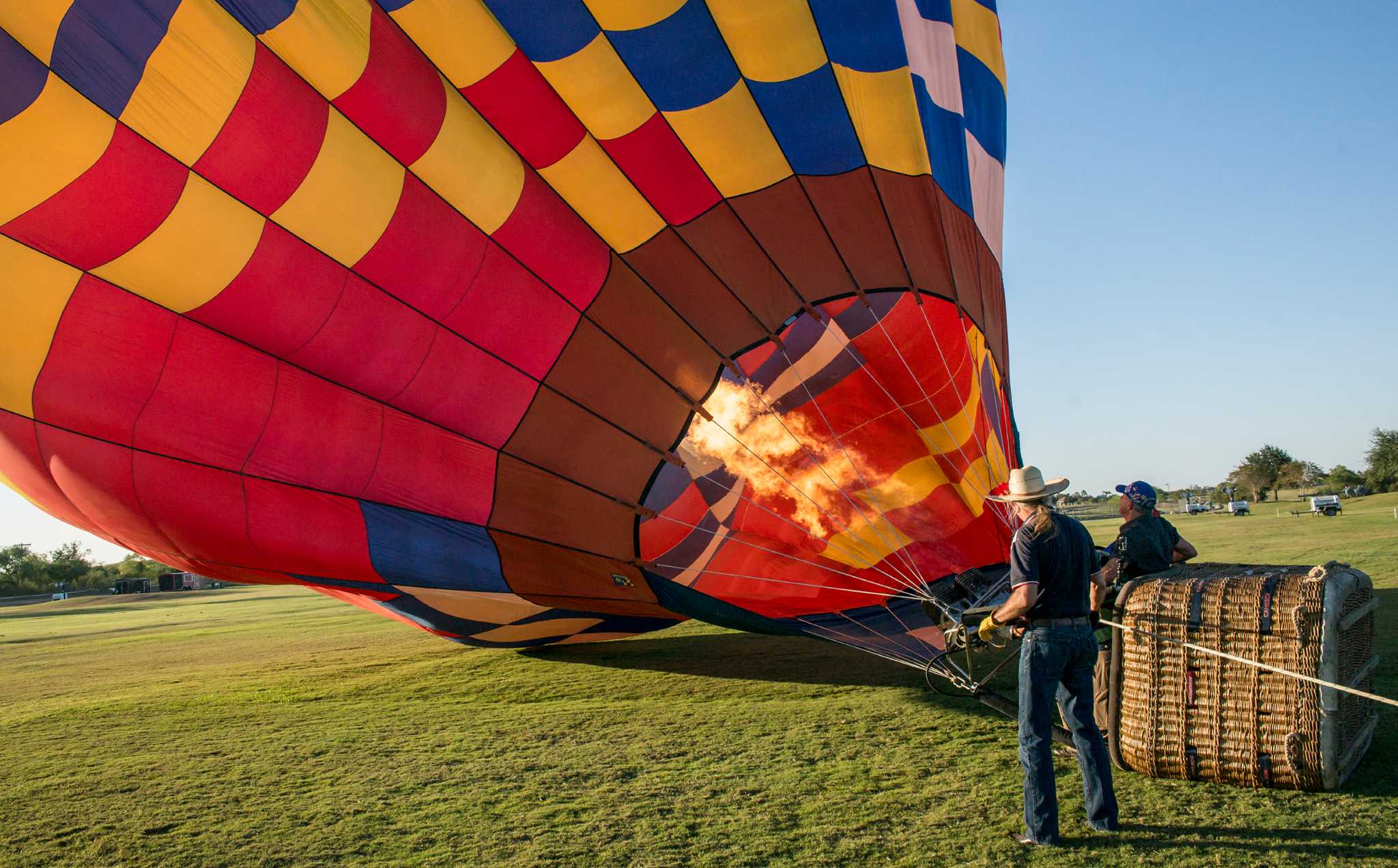 Balloon pilots savor experience of reaching rarefied air