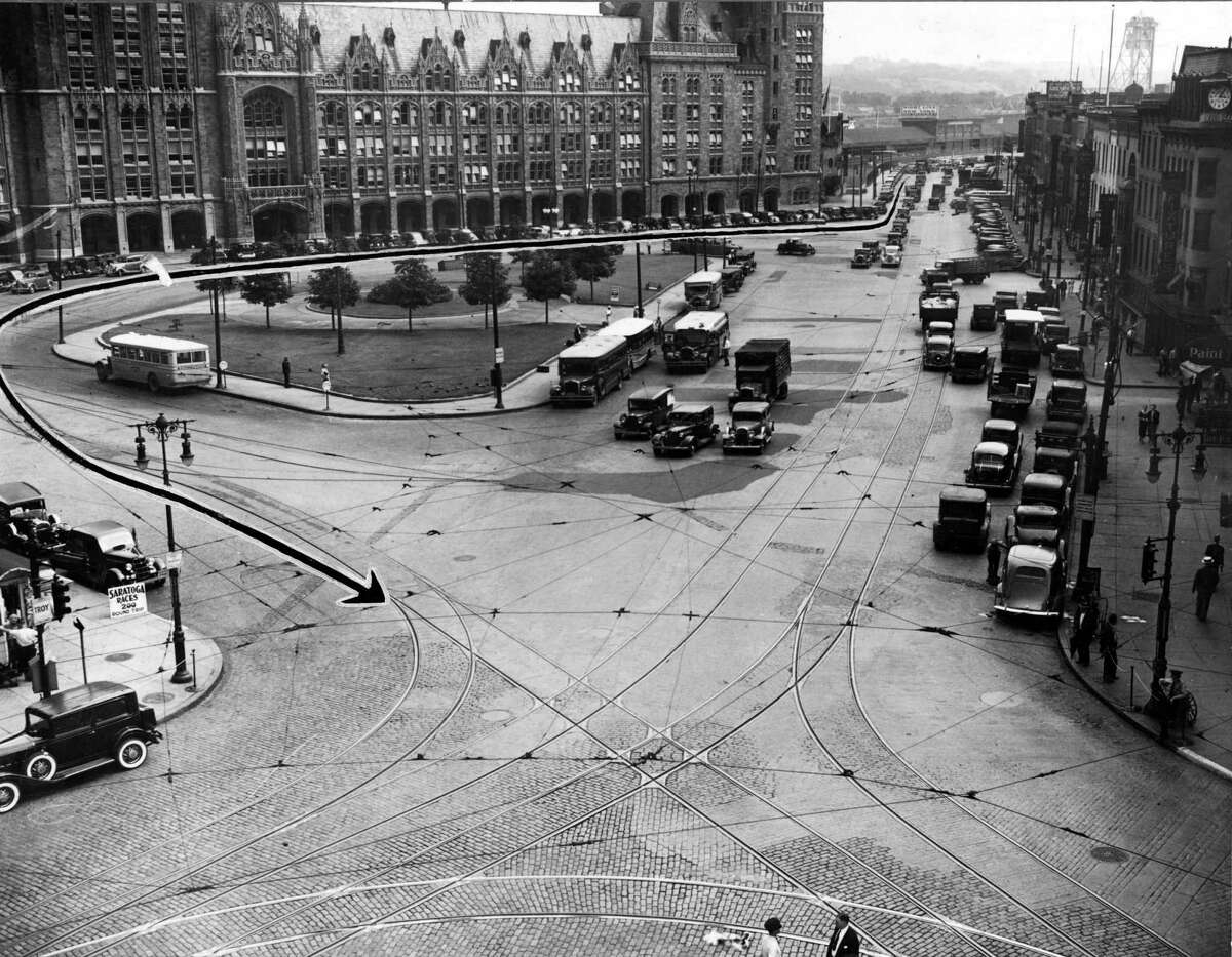 Historical photos: Automobiles fill the streets of Albany