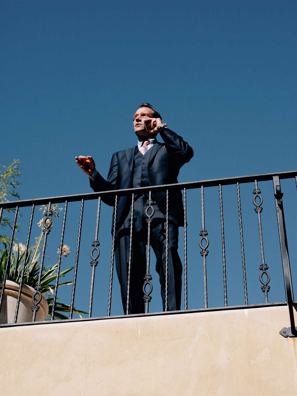 Inside real estate super-agent Ken DeLeon's bling dynasty