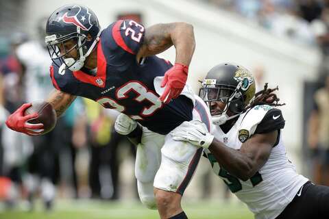 Ten best Hispanic players in NFL history