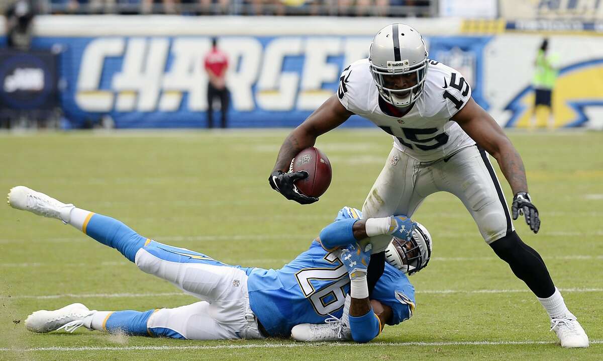 Raiders build big lead, beat Chargers 37-29