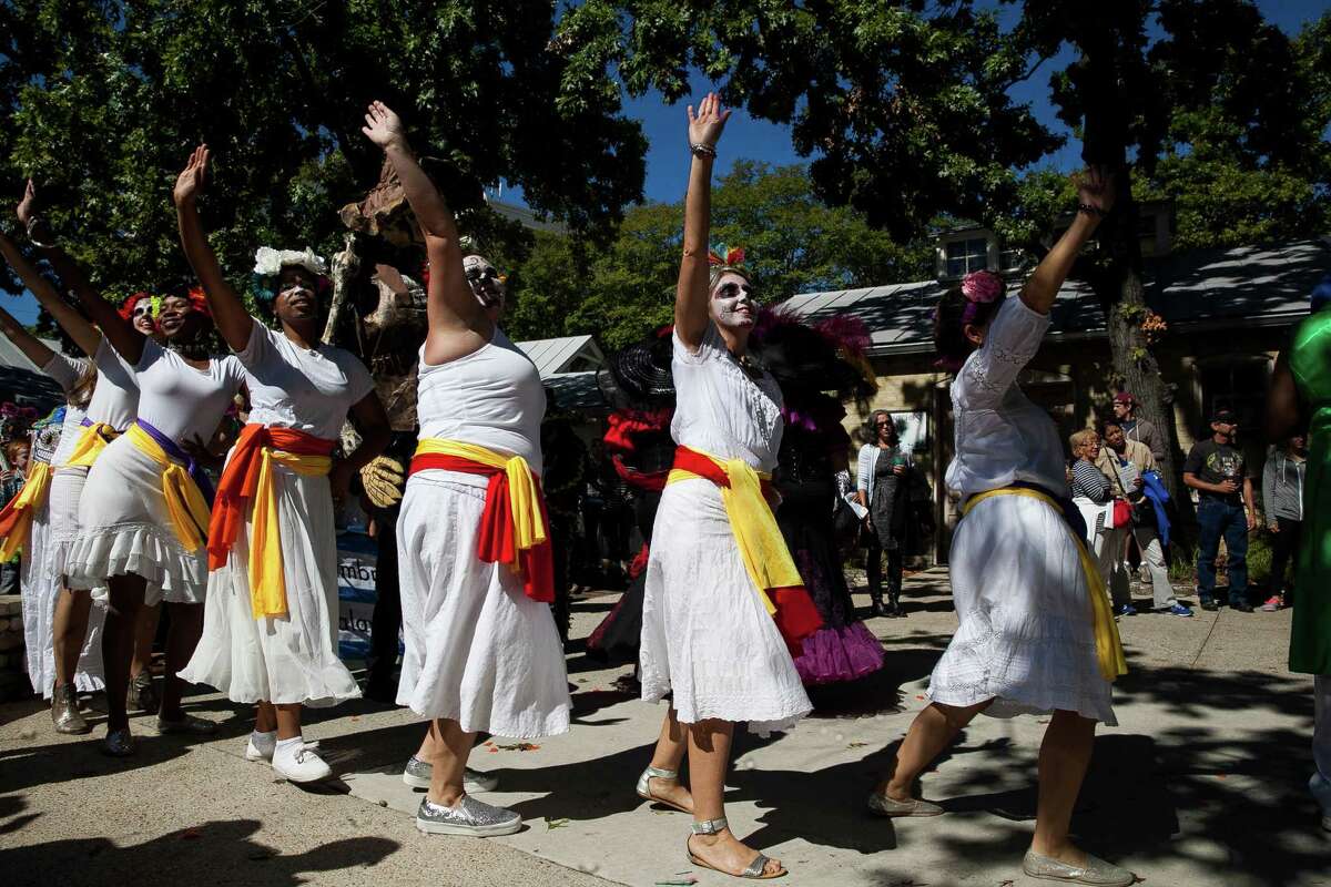 Dia de Los Muertos festival honors loved ones