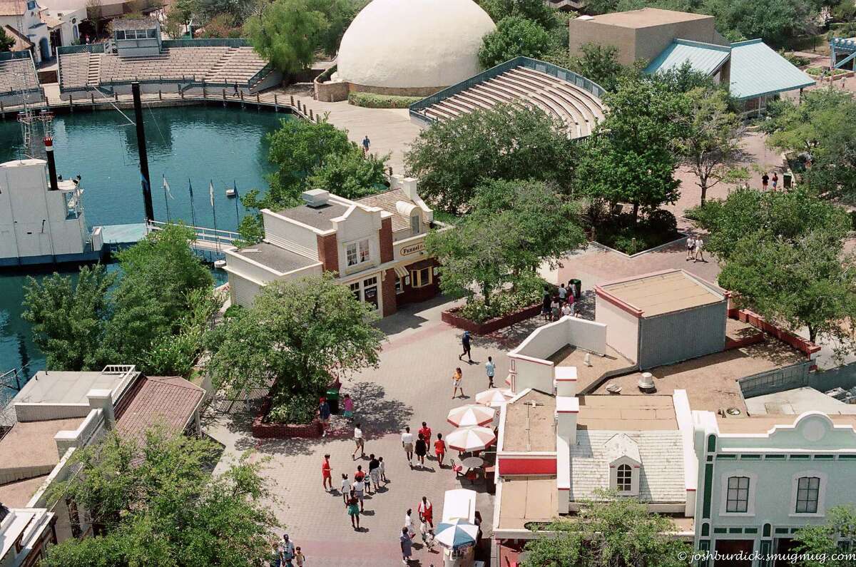 Vintage photos of Houston's AstroWorld amusement park to enjoy on its ...