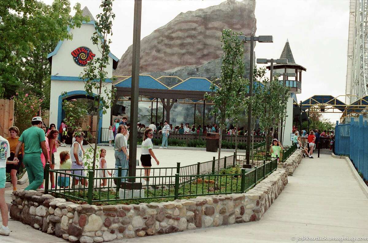 Vintage photos: Remembering Houston's Six Flags AstroWorld on National ...