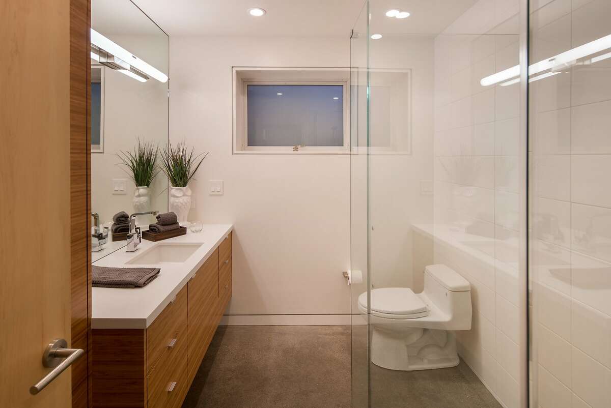 Nothing middling about this remodeled Midcentury