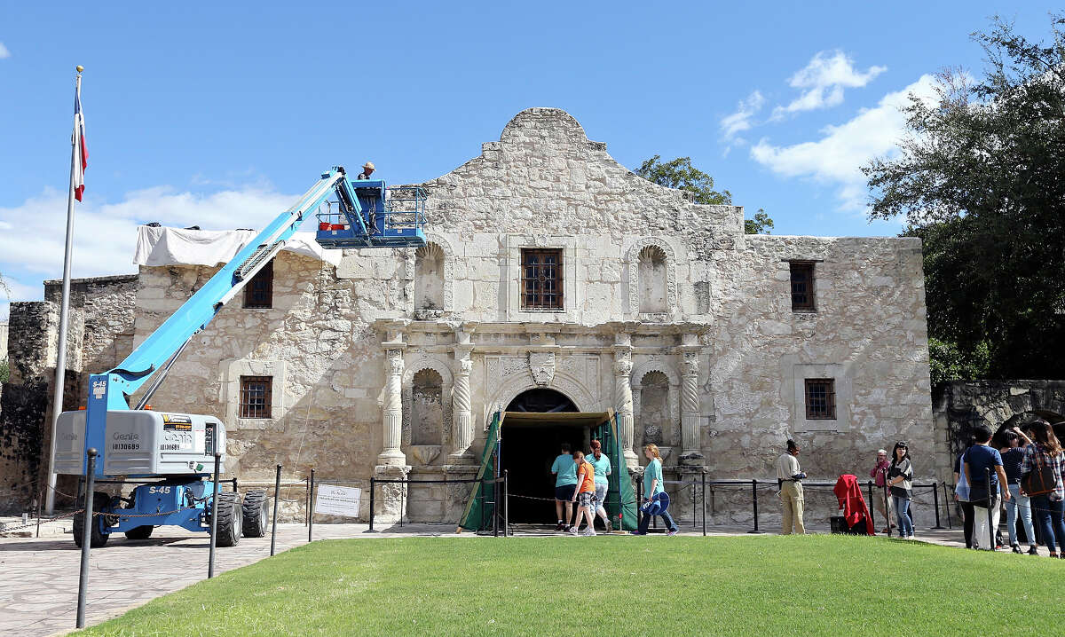 Stone work at Alamo reveals 1700s opening