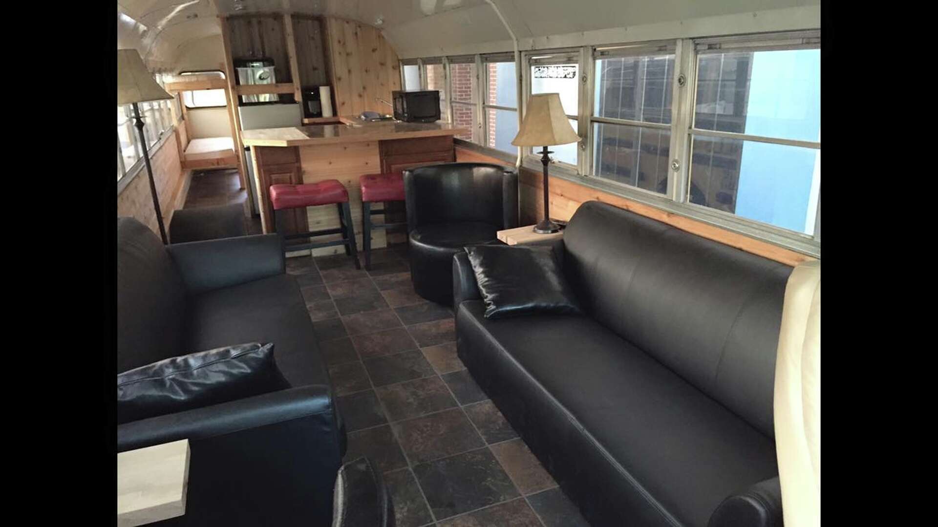 Oklahoma man turns a school bus into a fully-functioning tiny home on ...