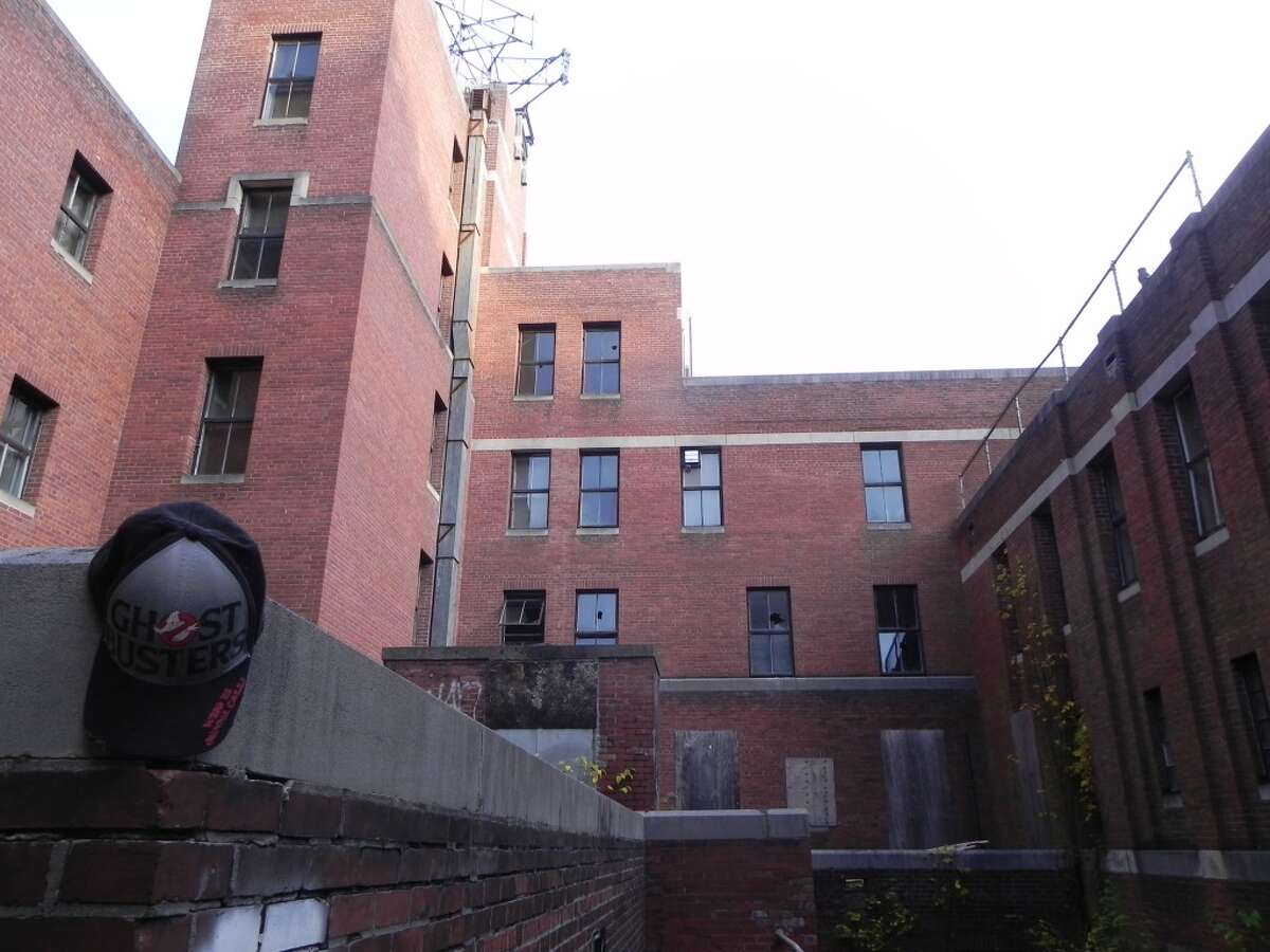 Undercliff Sanatorium: Meriden