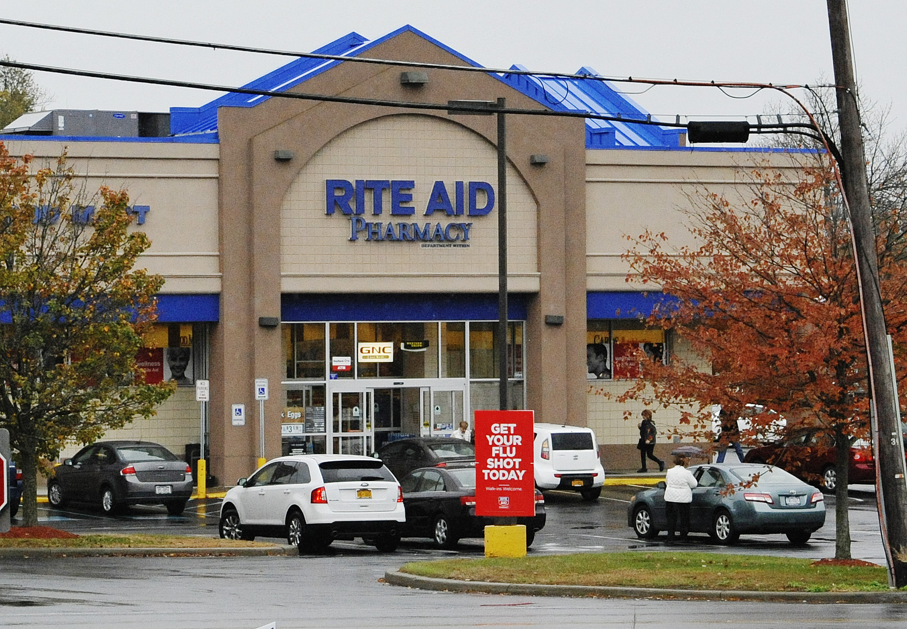 Walgreens reaches deal to acquire Rite Aid stores