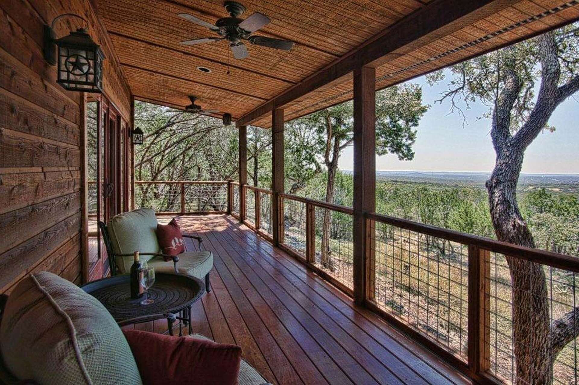 13 gorgeous Texas cabins to stay in on your fall trips