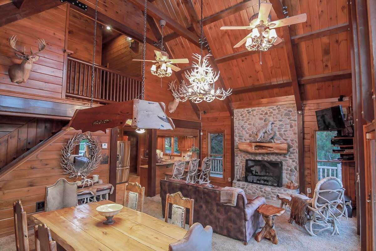 13 gorgeous Texas cabins to stay in on your fall trips