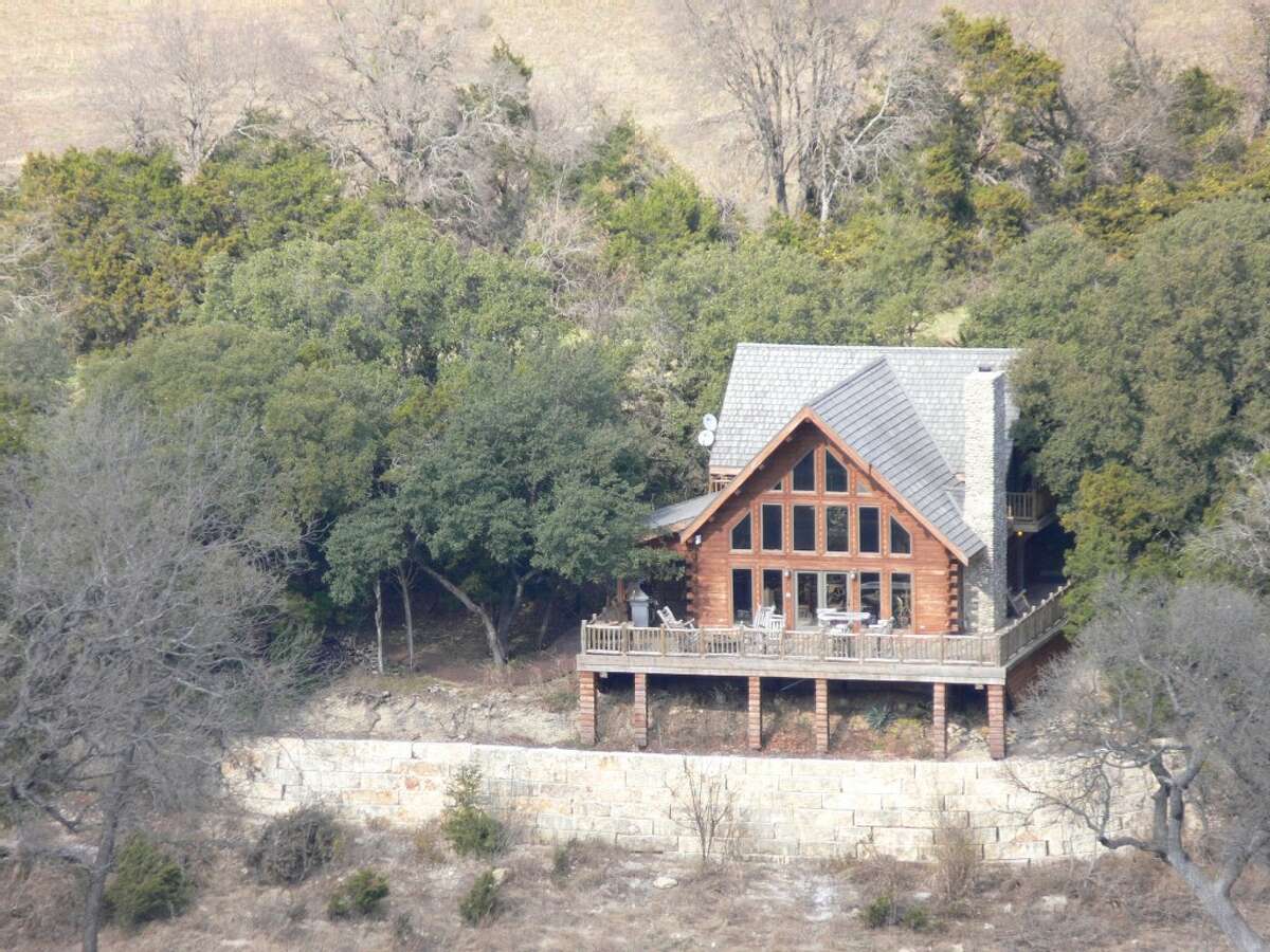 13 gorgeous Texas cabins to stay in on your fall trips