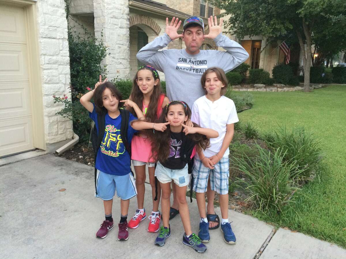 Ex-KENS anchor dishes on love, war, icky food