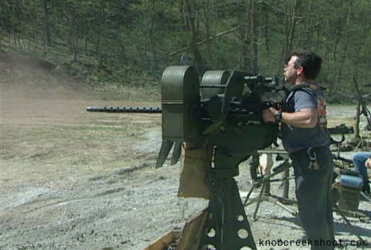 Gun enthusiasts fire 50,000 rounds in 15 minutes at Machine Gun Shoot ...