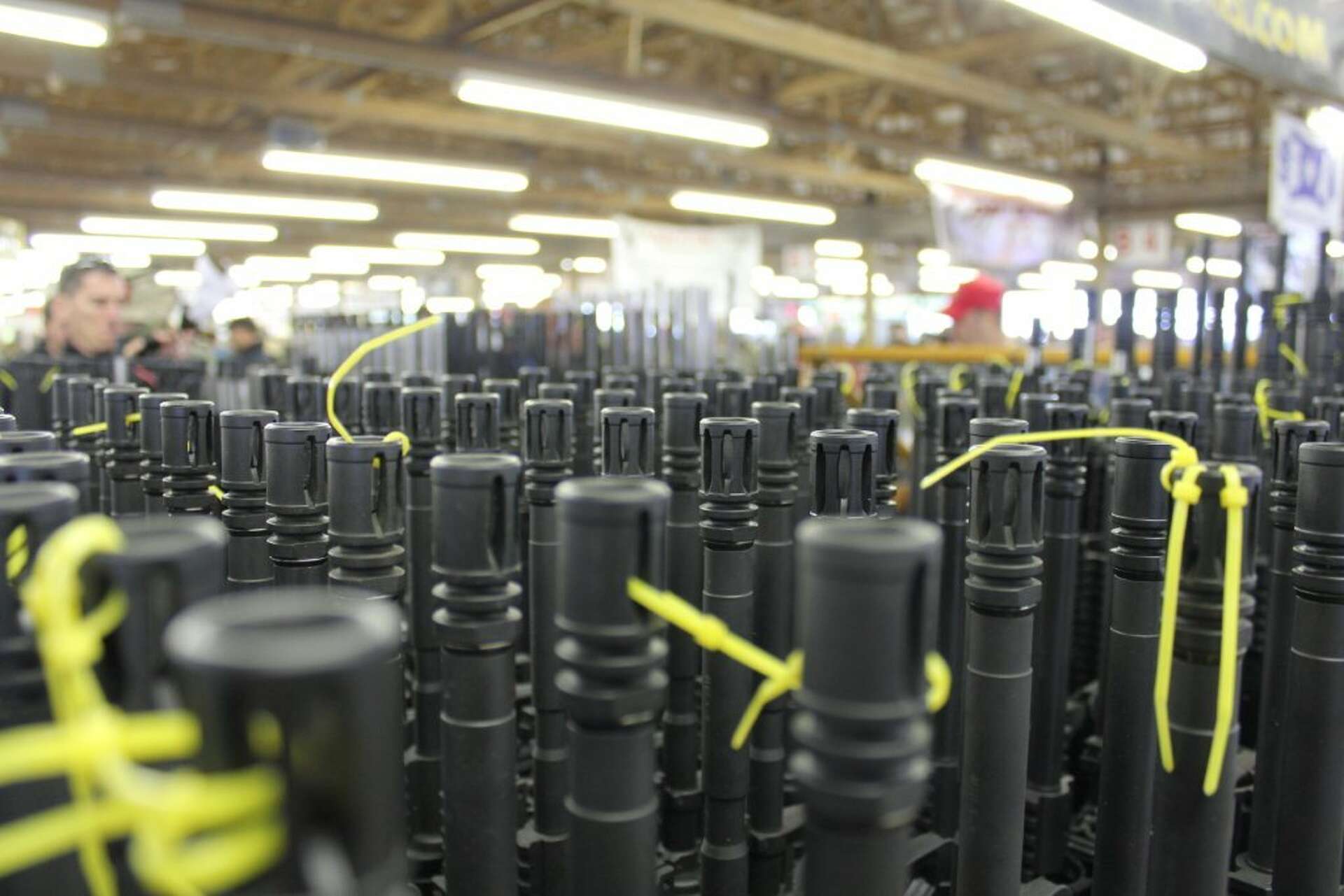 Gun enthusiasts fire 50,000 rounds in 15 minutes at Machine Gun Shoot ...