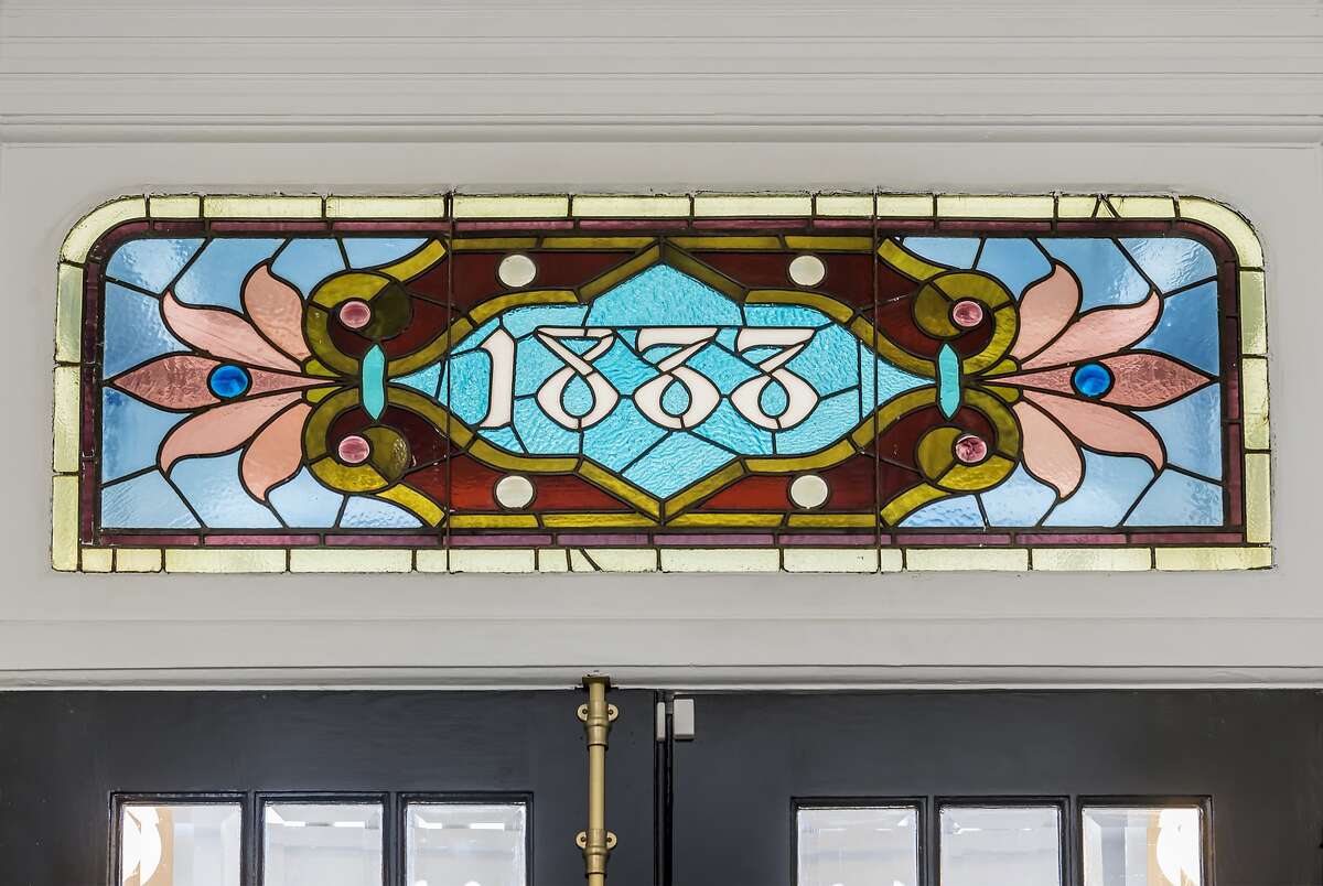 ‘Keeping the flame alive’: 19th century Victorian balances period charm ...