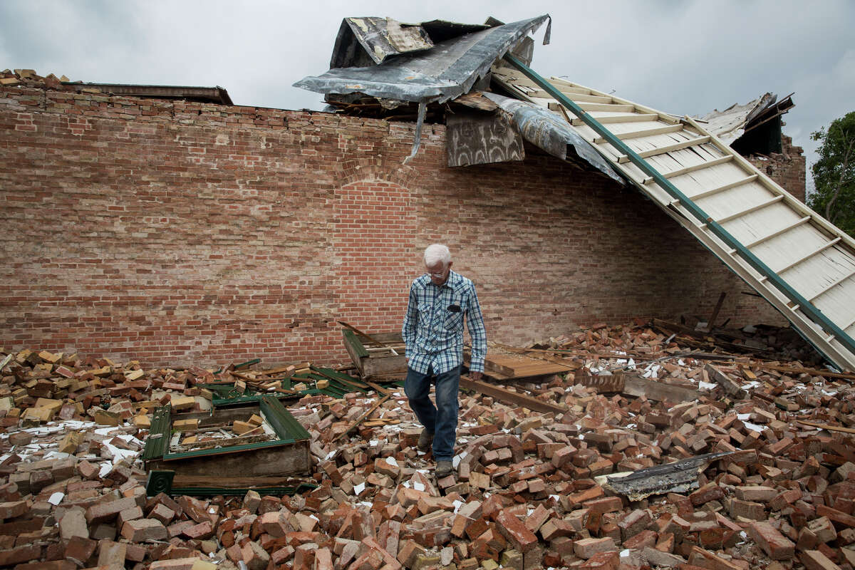 Geronimo family survives 'possible tornado' in a bathtub