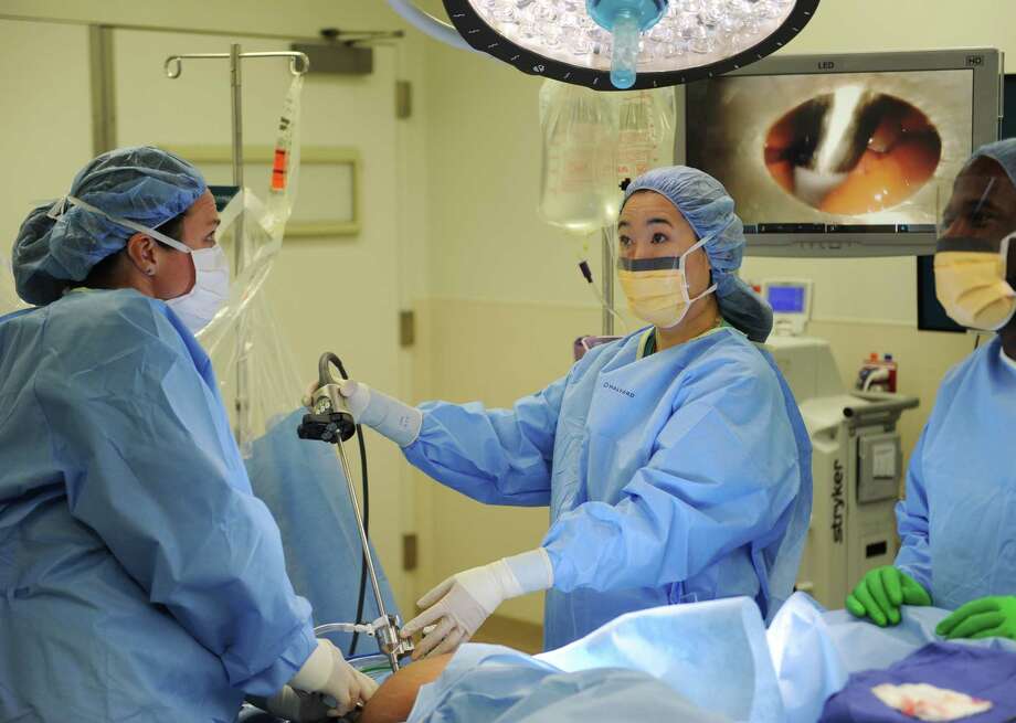 Surgical robot lends a helping hand at Greenwich Hospital - GreenwichTime