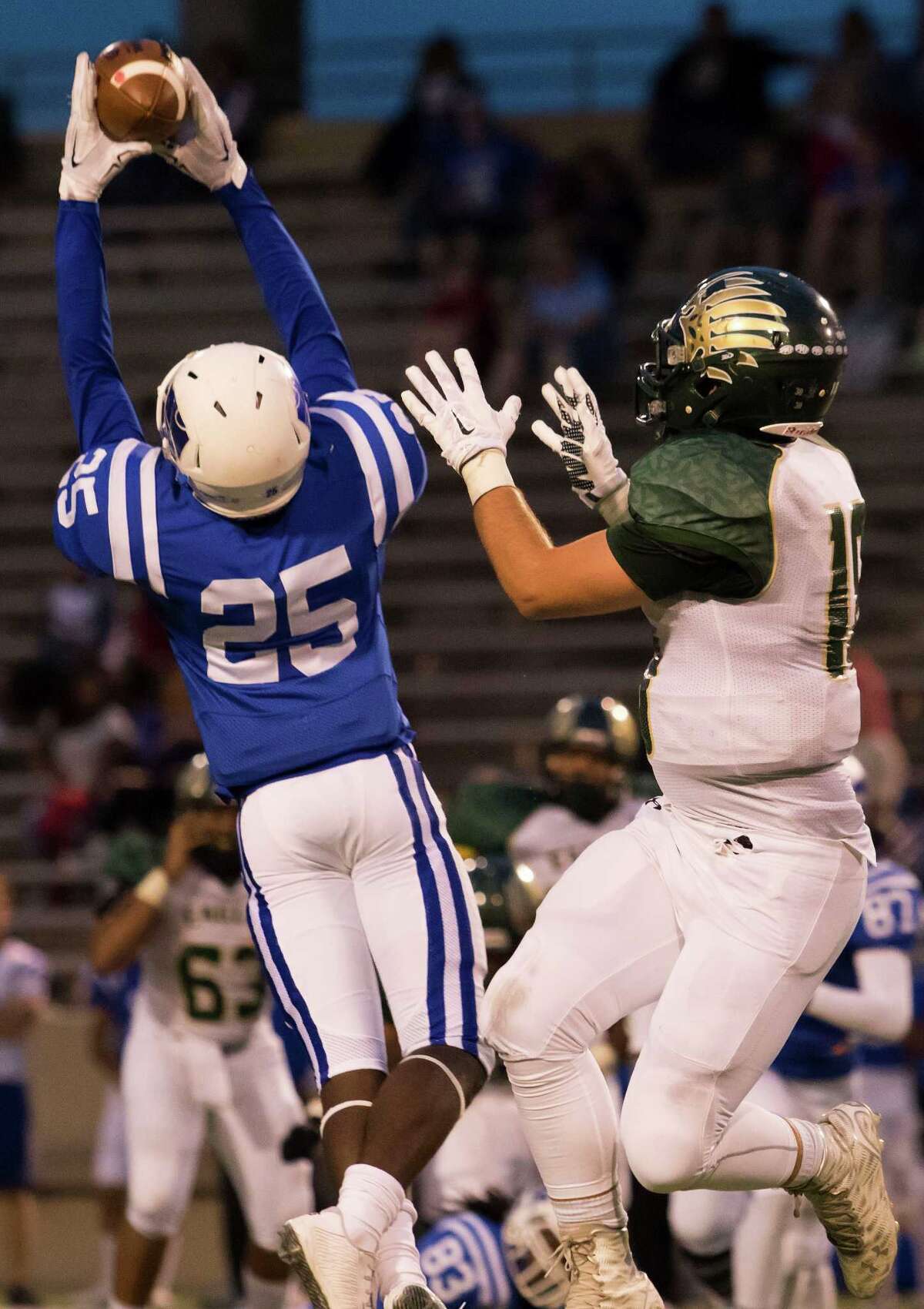 Late score sends Cy Falls past Cy Creek