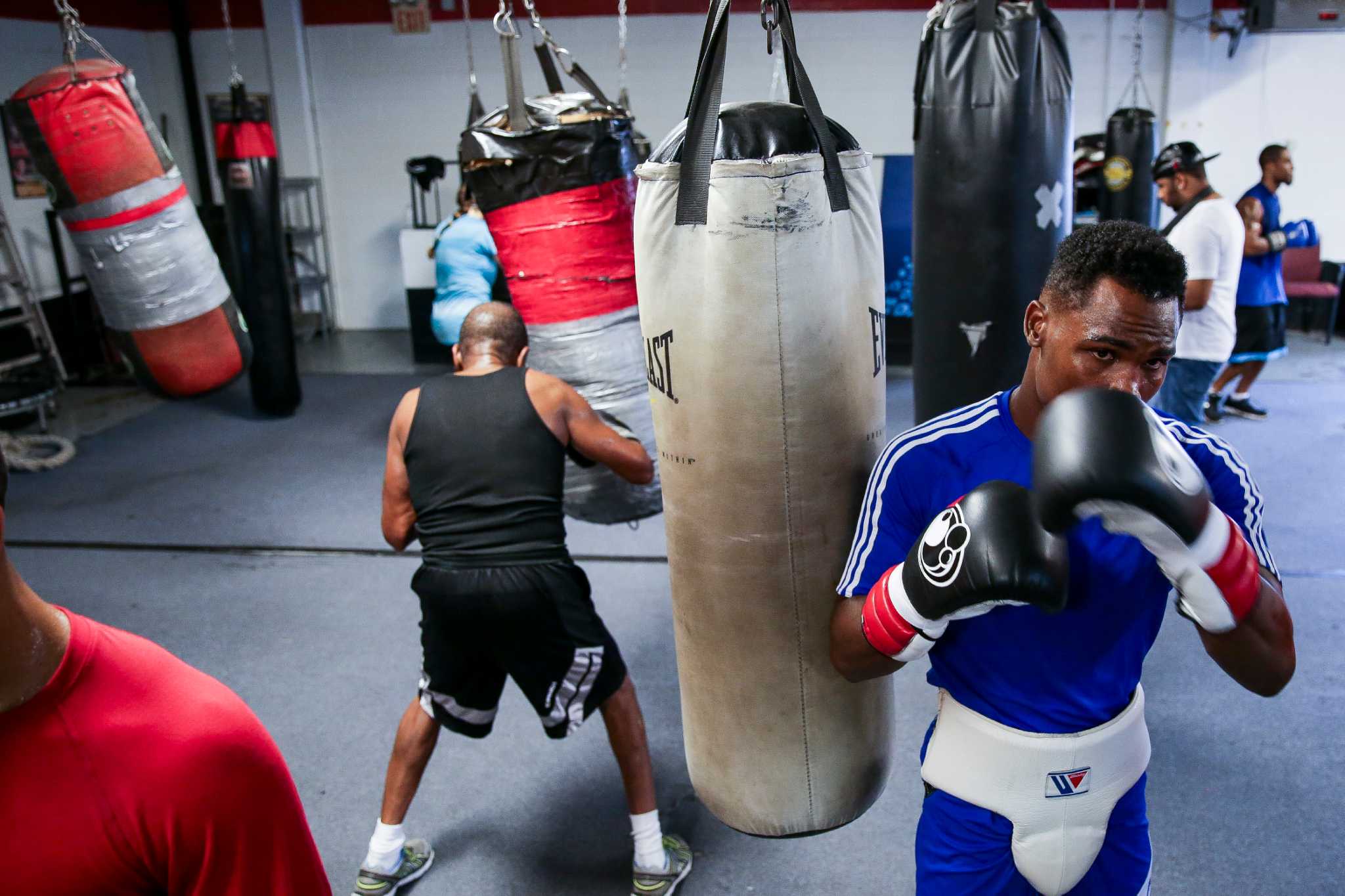 Houston-area boxers have perfect showing in Charlo-Alcine undercards