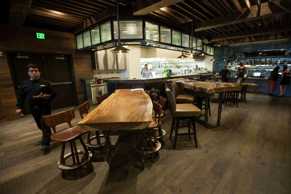 Viewing pods, pillows, 'ninja' waiters at iPic Theaters