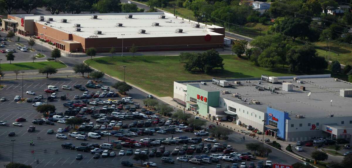 H-E-B to give employees an ownership stake