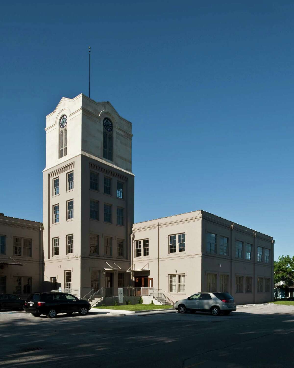 Makeover of 121-year-old Heights Clock Tower draws attention