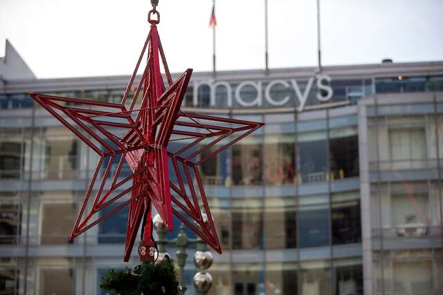 How Union Square’s huge Christmas tree is unwrapped, rustproofed