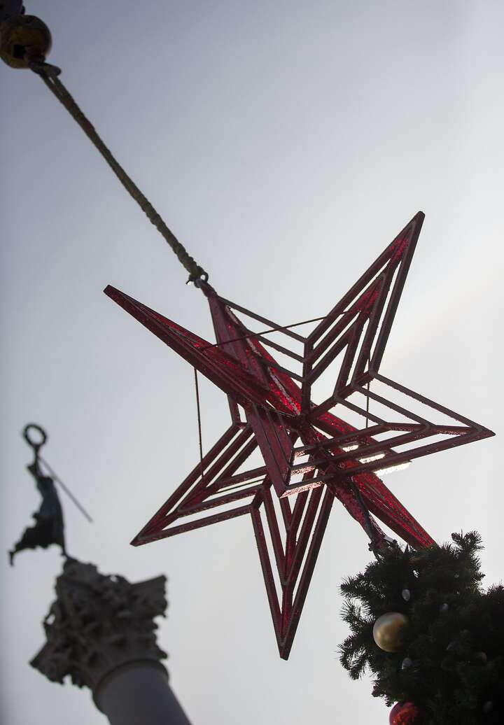 How Union Square’s huge Christmas tree is unwrapped, rustproofed