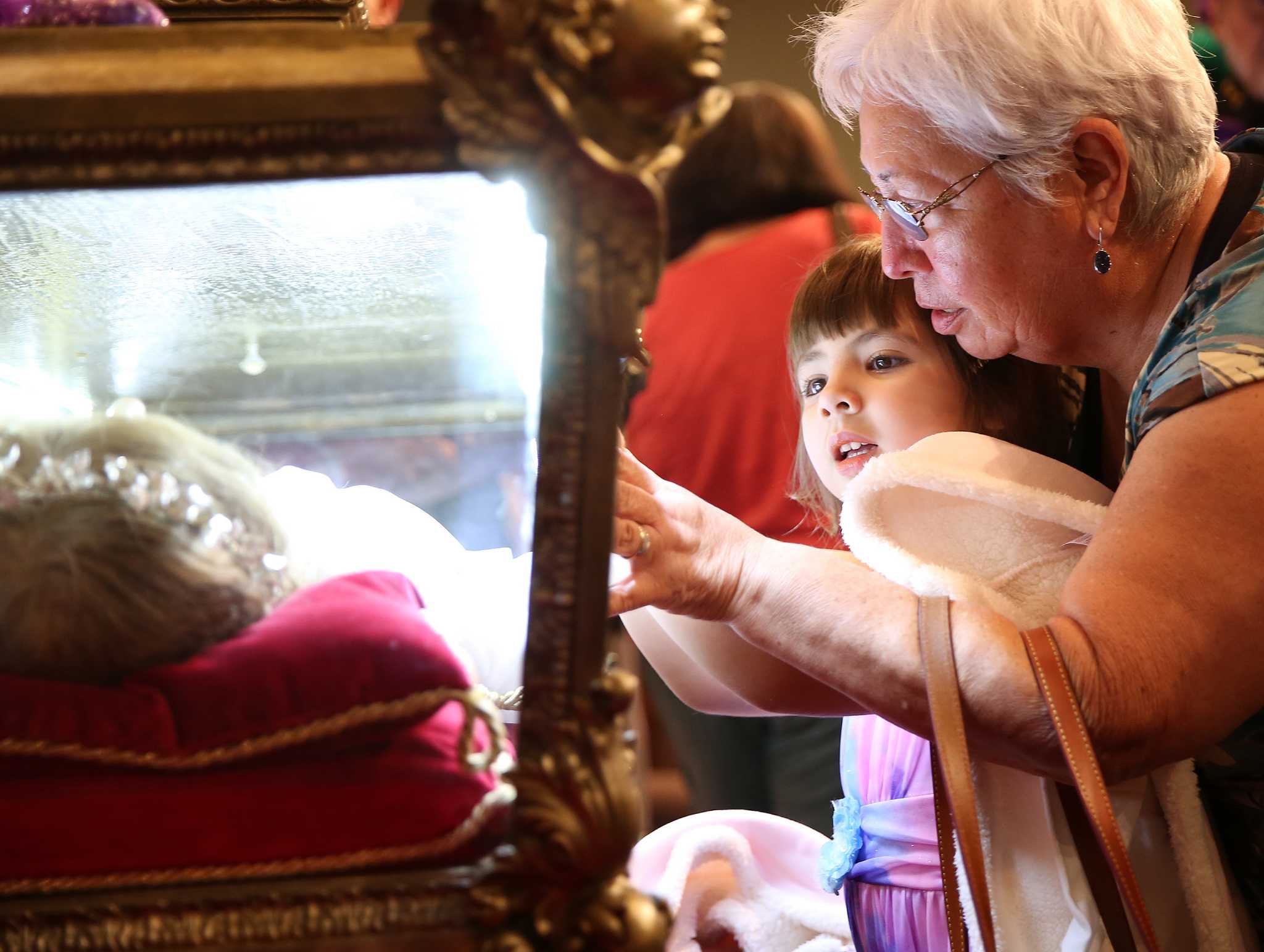 In search of a blessing, thousands flock to touch saint's relics