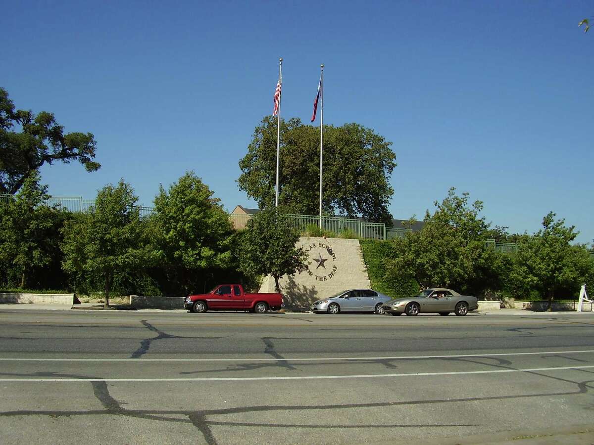 Police: Texas man used sign language to threaten to 'shoot up' school ...