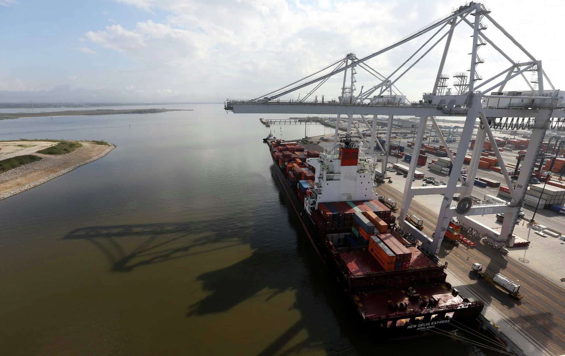 From 30 stories up, Houston's port is still a sight