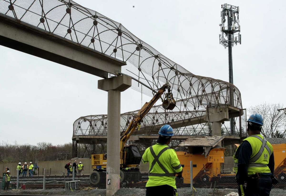 A Tacoma Narrows 'Galloping Gertie' bridge-collapse surprise, 75 years ...