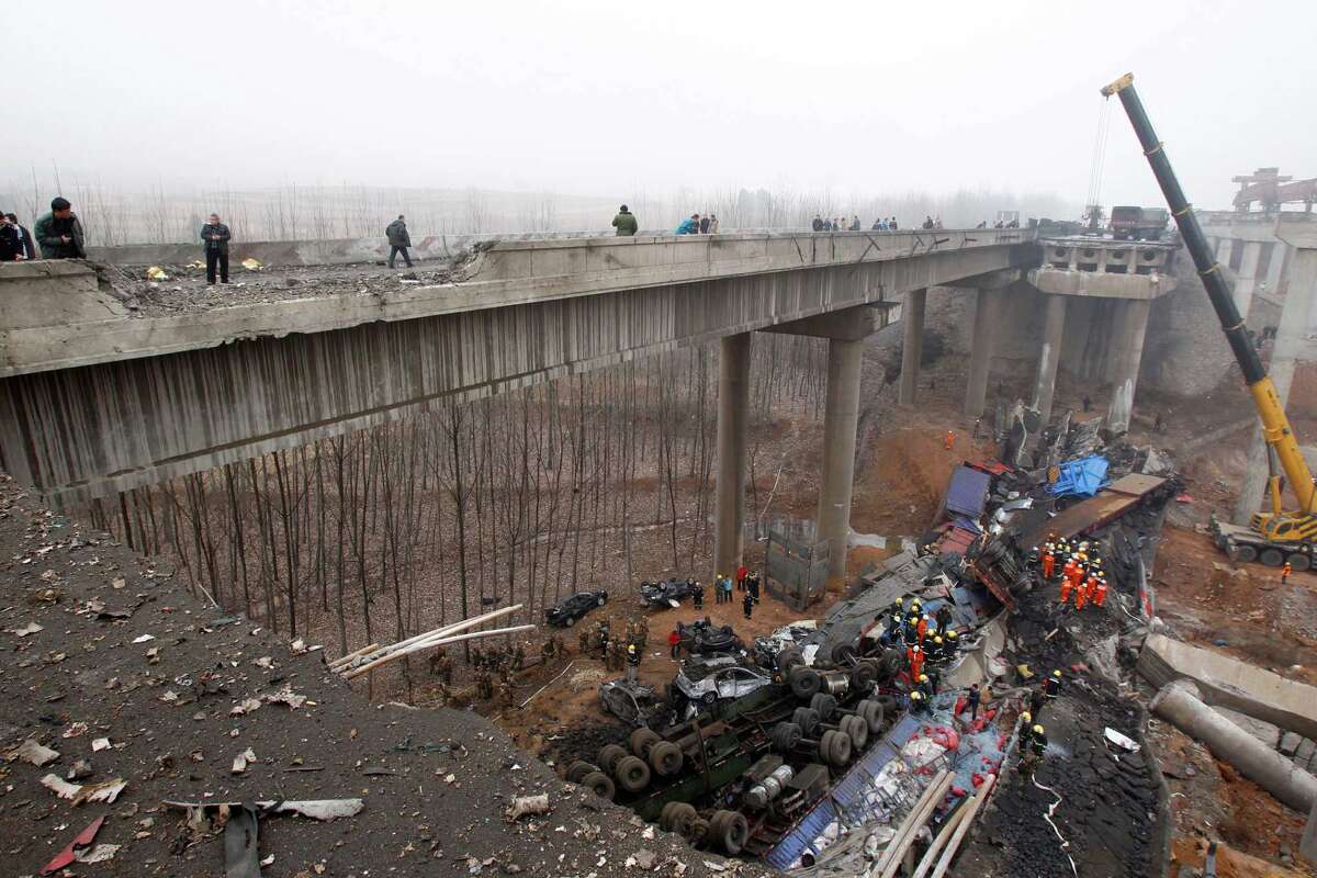 A Tacoma Narrows 'Galloping Gertie' bridge-collapse surprise, 75 years ...