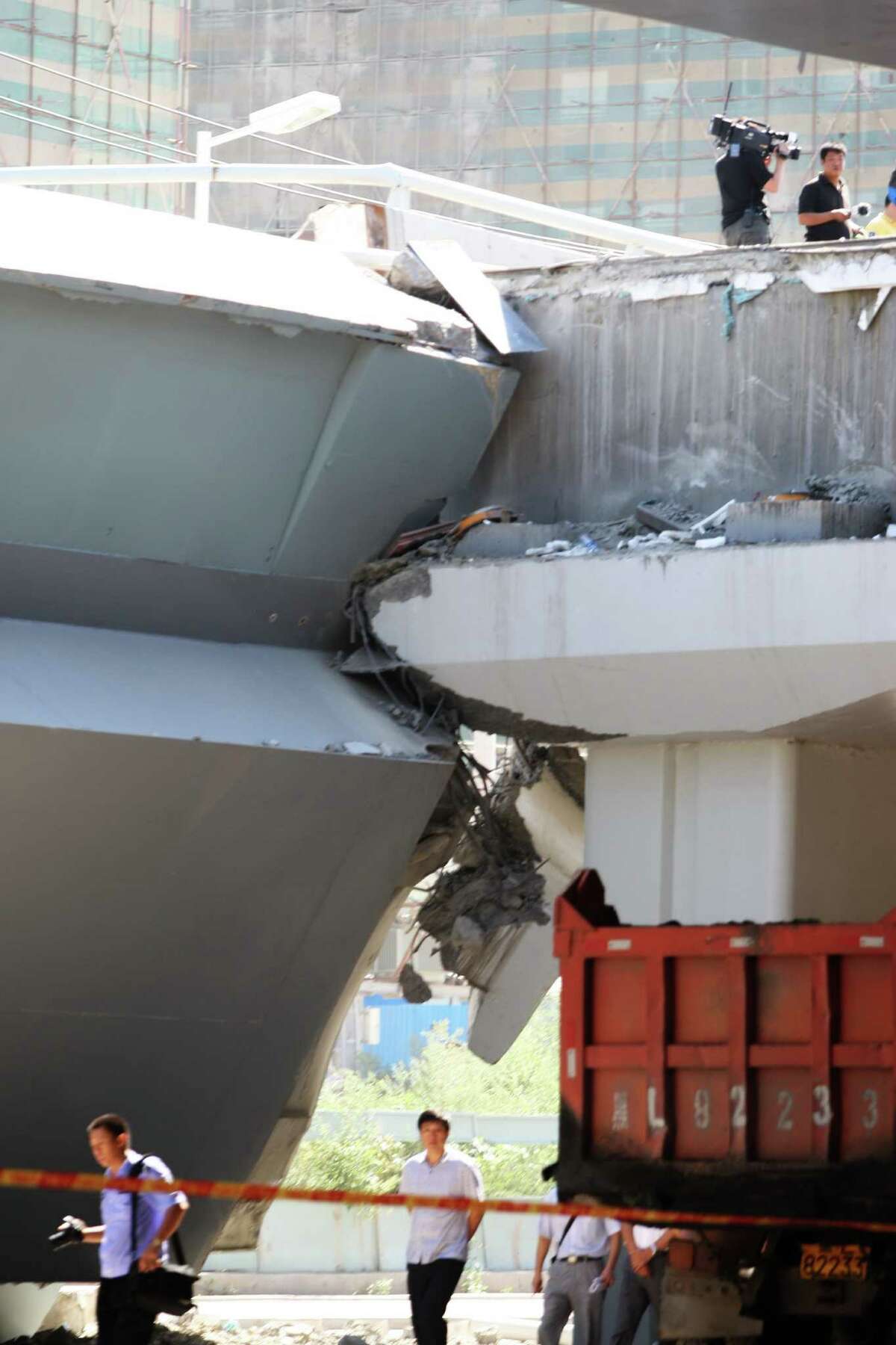 A Tacoma Narrows 'Galloping Gertie' bridge-collapse surprise, 75 years ...
