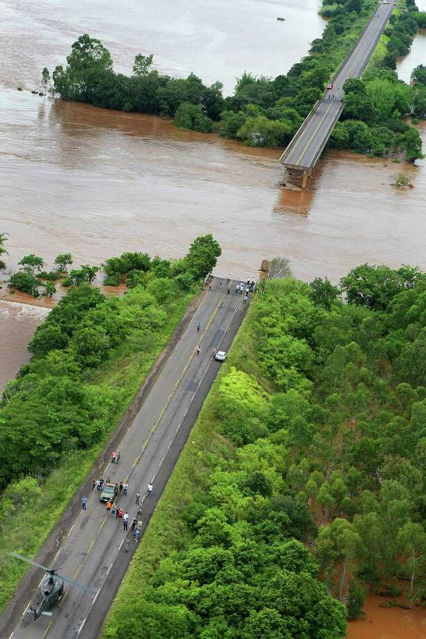 A Tacoma Narrows 'Galloping Gertie' bridge-collapse surprise, 75 years ...